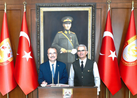 Rektörümüzden 1. Ordu Komutanı’na Ziyaret | Marmara Üniversitesi